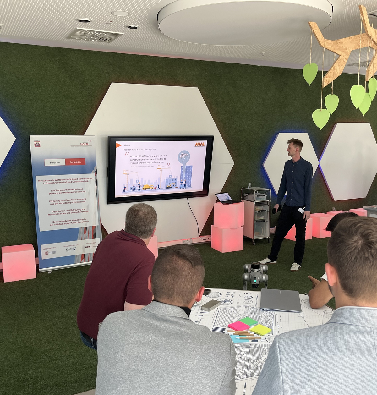 AWA bei HOLM: Trendclash „AI meets Human-Robot-Collaboration ...